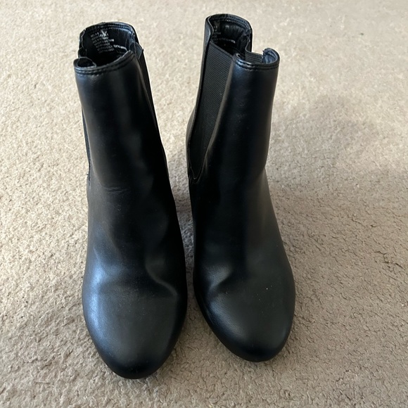 JustFab | Shoes | Justfab Block Heeled Booties | Poshmark